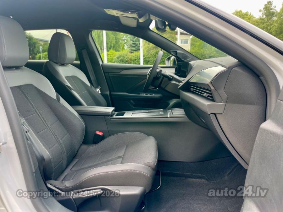 Balts Opel Astra 2026 Jehvi, ar dzinēja tilpumu 1.50 L un nobraukumu 2 tūkst. km par 29800 €, foto 17 vietnē AUTOMOTO.COM.LV