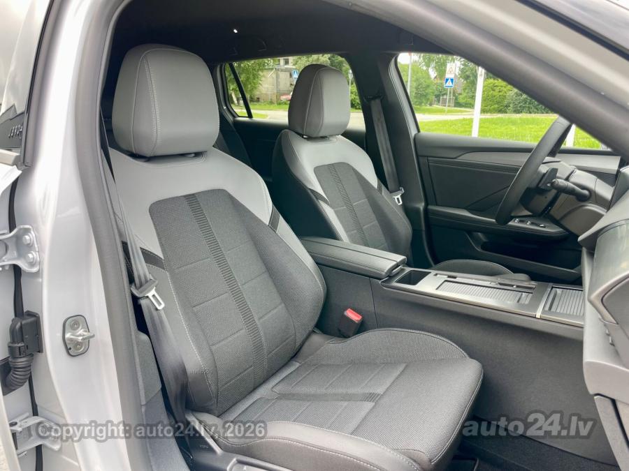 Balts Opel Astra 2026 Jehvi, ar dzinēja tilpumu 1.50 L un nobraukumu 2 tūkst. km par 29800 €, foto 18 vietnē AUTOMOTO.COM.LV