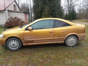 Yellow Opel Astra 2000 in Jekabpils, with an engine capacity of 1.80 L and mileage of 284 thousand km for 850 €, photo 4 on AUTOMOTO.COM.LV