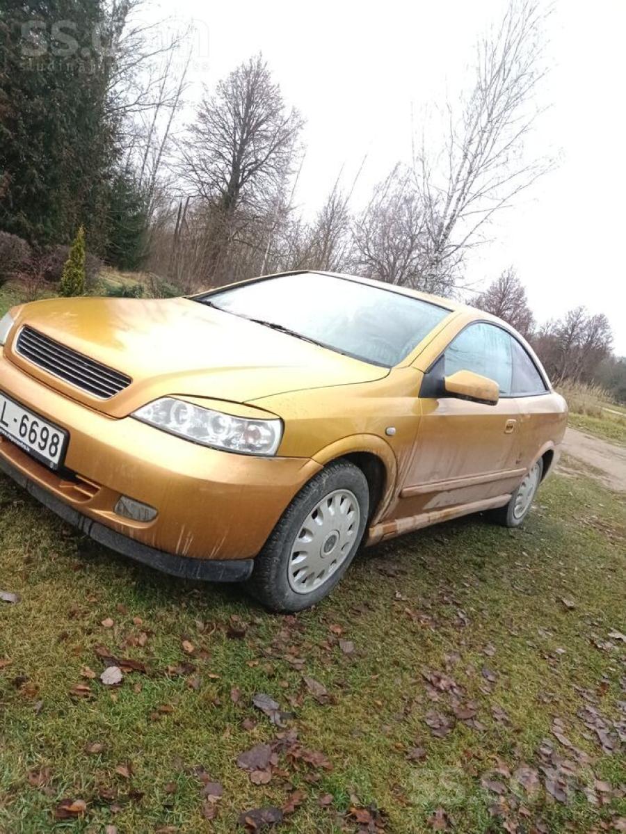 Yellow Opel Astra 2000 in Jekabpils, with an engine capacity of 1.80 L and mileage of 284 thousand km for 850 €, photo 5 on AUTOMOTO.COM.LV