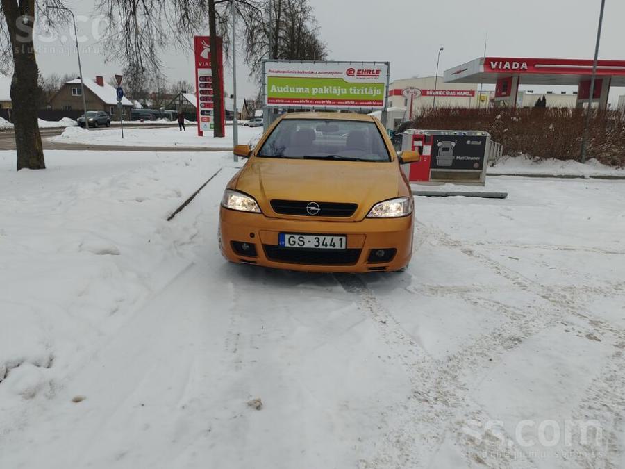 Yellow Opel Astra 2001 in Jelgava, with an engine capacity of 1.80 L and mileage of 344 thousand km for 1300 €, photo 2 on AUTOMOTO.COM.LV