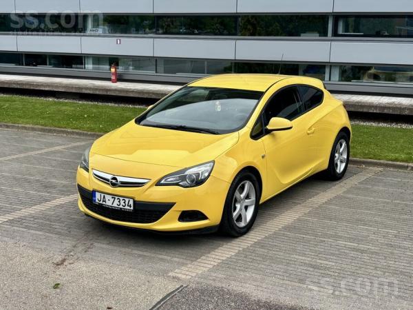 Yellow Opel Astra 2012 in Riga, with an engine capacity of 1.80 L and mileage of 182 thousand km for 4440 €, photo 9 on AUTOMOTO.COM.LV