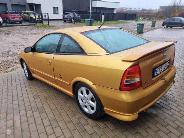 Yellow Opel Astra 2020 in Vilnius, with an engine capacity of 1.80 L and mileage of 280 thousand km for 900 €, photo 5 on AUTOMOTO.COM.LV