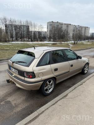Желтый Опель Астра 1997 в Рига, объемом двигателя 2.00 л и пробегом 233 тыс. км за 1800 €, фото 13 на AUTOMOTO.COM.LV