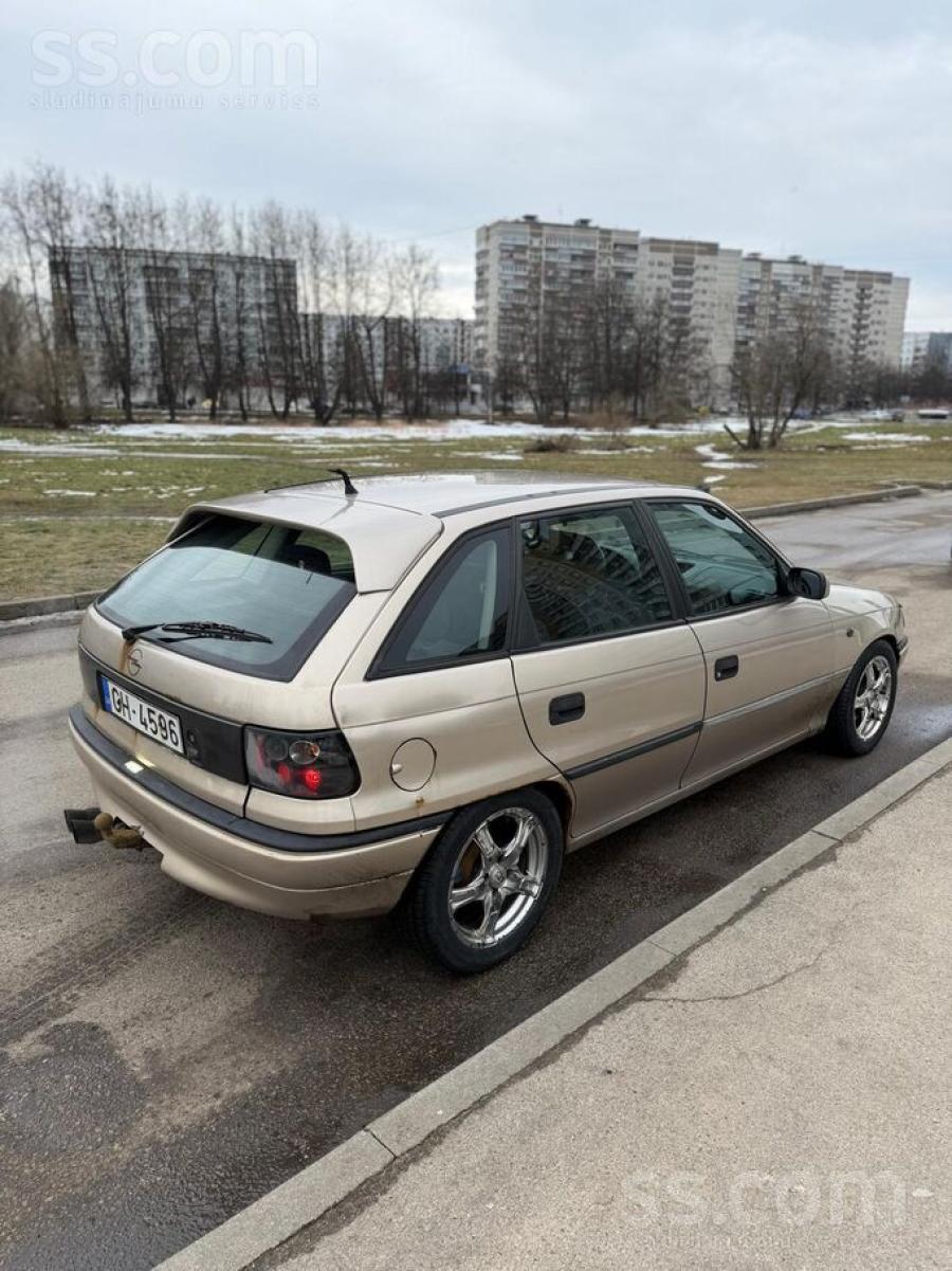 Желтый Опель Астра 1997 в Рига, объемом двигателя 2.00 л и пробегом 233 тыс. км за 1800 €, фото 13 на AUTOMOTO.COM.LV