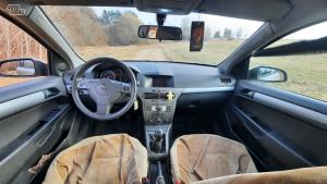 Dzeltens Opel Astra 2004 Mažeikiai, ar dzinēja tilpumu 1.70 L un nobraukumu 401 tūkst. km par 600 €, foto 4 vietnē AUTOMOTO.COM.LV