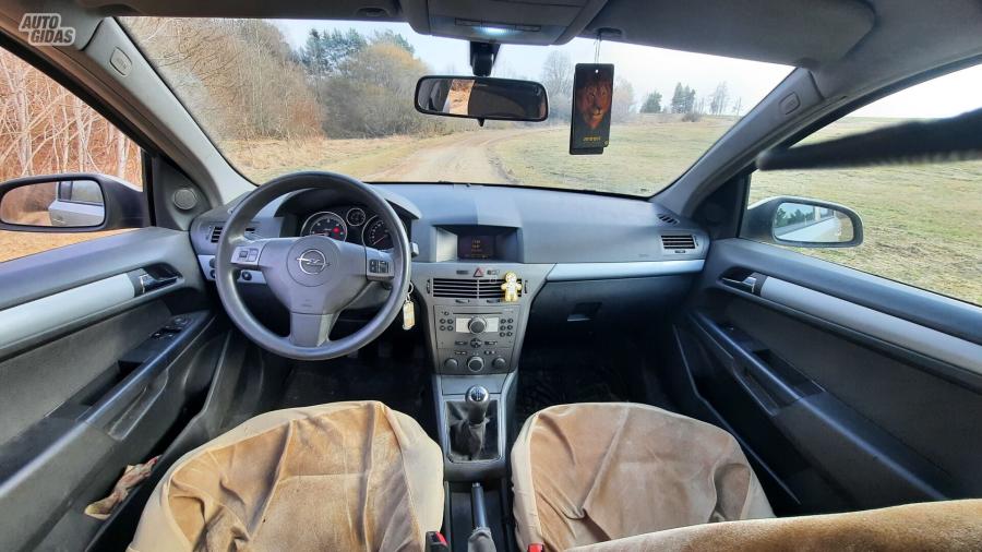 Dzeltens Opel Astra 2004 Mažeikiai, ar dzinēja tilpumu 1.70 L un nobraukumu 401 tūkst. km par 600 €, foto 4 vietnē AUTOMOTO.COM.LV