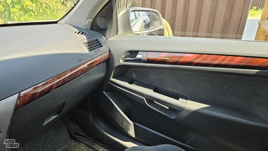 Dzeltens Opel Astra 2004 Viļņa, ar dzinēja tilpumu 1.80 L un nobraukumu 256 tūkst. km par 750 €, foto 15 vietnē AUTOMOTO.COM.LV