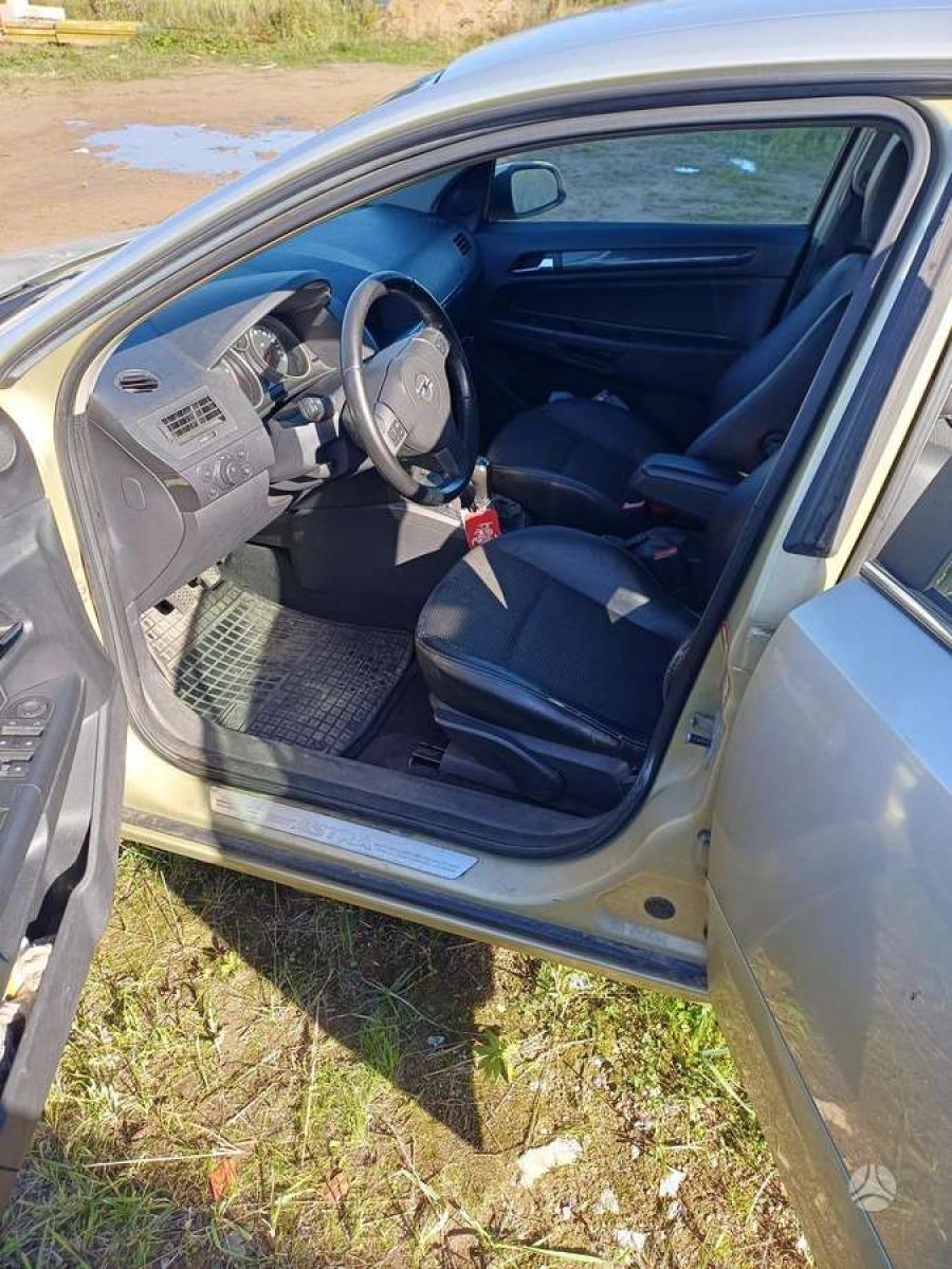 Dzeltens Opel Astra 2005 Kauņa, ar dzinēja tilpumu 1.91 L un nobraukumu 243 tūkst. km par 510 €, foto 6 vietnē AUTOMOTO.COM.LV