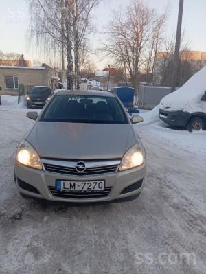 Yellow Opel Astra 2007 in Rezekne, with an engine capacity of 1.70 L and mileage of 300 thousand km for 1100 €, photo  on AUTOMOTO.COM.LV