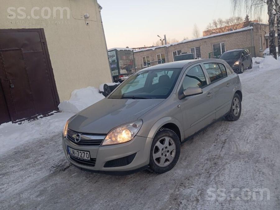 Yellow Opel Astra 2007 in Rezekne, with an engine capacity of 1.70 L and mileage of 300 thousand km for 1100 €, photo 2 on AUTOMOTO.COM.LV