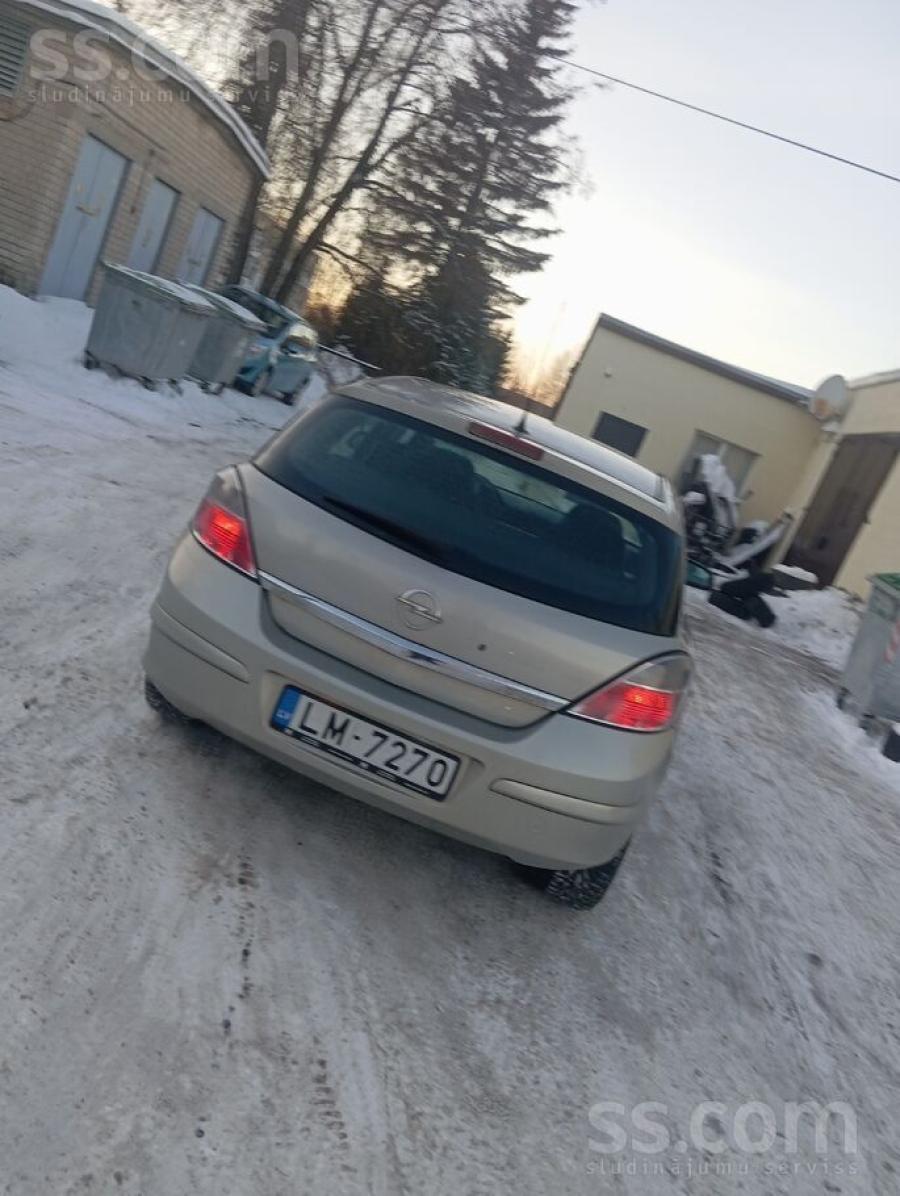 Yellow Opel Astra 2007 in Rezekne, with an engine capacity of 1.70 L and mileage of 300 thousand km for 1100 €, photo 7 on AUTOMOTO.COM.LV