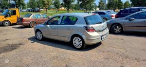 Yellow Opel Astra 2007 in Kaunas, with an engine capacity of 1.69 L and mileage of 265 thousand km for 650 €, photo 5 on AUTOMOTO.COM.LV