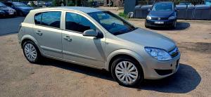 Yellow Opel Astra 2007 in Kaunas, with an engine capacity of 1.69 L and mileage of 265 thousand km for 650 €, photo 7 on AUTOMOTO.COM.LV