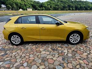 Dzeltens Opel Astra 2023 Kauņa, ar dzinēja tilpumu 1.20 L un nobraukumu 35 tūkst. km par 17900 €, foto 5 vietnē AUTOMOTO.COM.LV