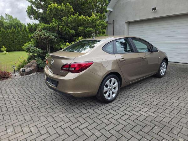 Dzeltens Opel Astra 2013 Kauņa, ar dzinēja tilpumu 1.36 L un nobraukumu 118 tūkst. km par 4999 €, foto 4 vietnē AUTOMOTO.COM.LV