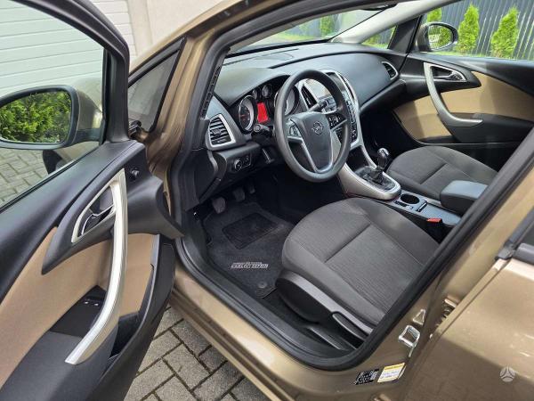 Dzeltens Opel Astra 2013 Kauņa, ar dzinēja tilpumu 1.36 L un nobraukumu 118 tūkst. km par 4999 €, foto 9 vietnē AUTOMOTO.COM.LV