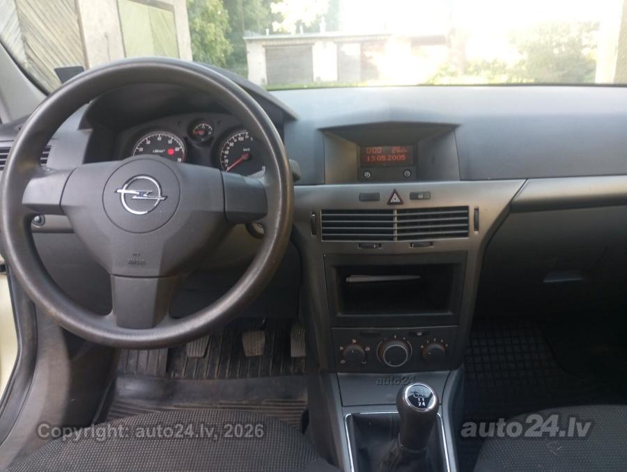 Dzeltens Opel Astra 2005 Narva, ar dzinēja tilpumu 1.40 L un nobraukumu 73 tūkst. km par 2100 €, foto 12 vietnē AUTOMOTO.COM.LV