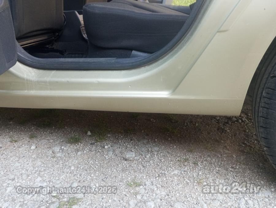 Dzeltens Opel Astra 2005 Narva, ar dzinēja tilpumu 1.40 L un nobraukumu 73 tūkst. km par 2100 €, foto 18 vietnē AUTOMOTO.COM.LV