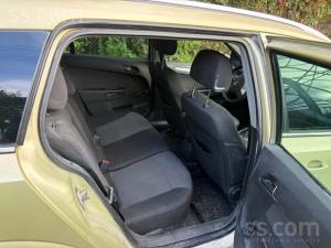 Dzeltens Opel Astra 2005 Rīga, ar dzinēja tilpumu 1.60 L un nobraukumu 279 tūkst. km par 780 €, foto 9 vietnē AUTOMOTO.COM.LV