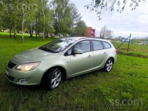 Yellow Opel Astra 2011 in Jelgava, with an engine capacity of 1.70 L and mileage of 348 thousand km for 2450 €, photo 5 on AUTOMOTO.COM.LV