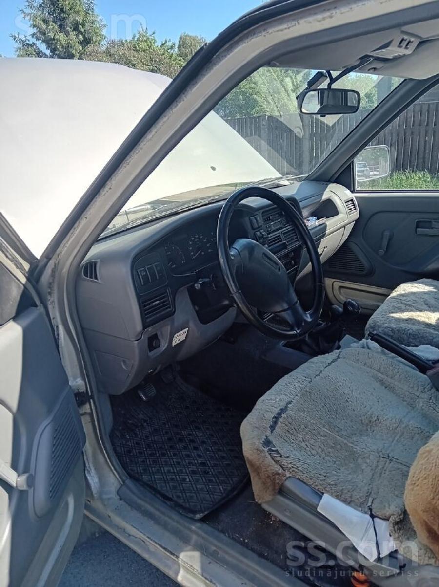 Pelēks Opel Campo 1998 Liepāja, ar dzinēja tilpumu 2.50 L un nobraukumu 326 tūkst. km par 990 €, foto 12 vietnē AUTOMOTO.COM.LV