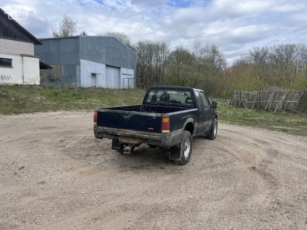 Opel Campo 2012 in Vilnius, with an engine capacity of 2.50 L and mileage of 250 thousand km for 1600 €, photo 4 on AUTOMOTO.COM.LV