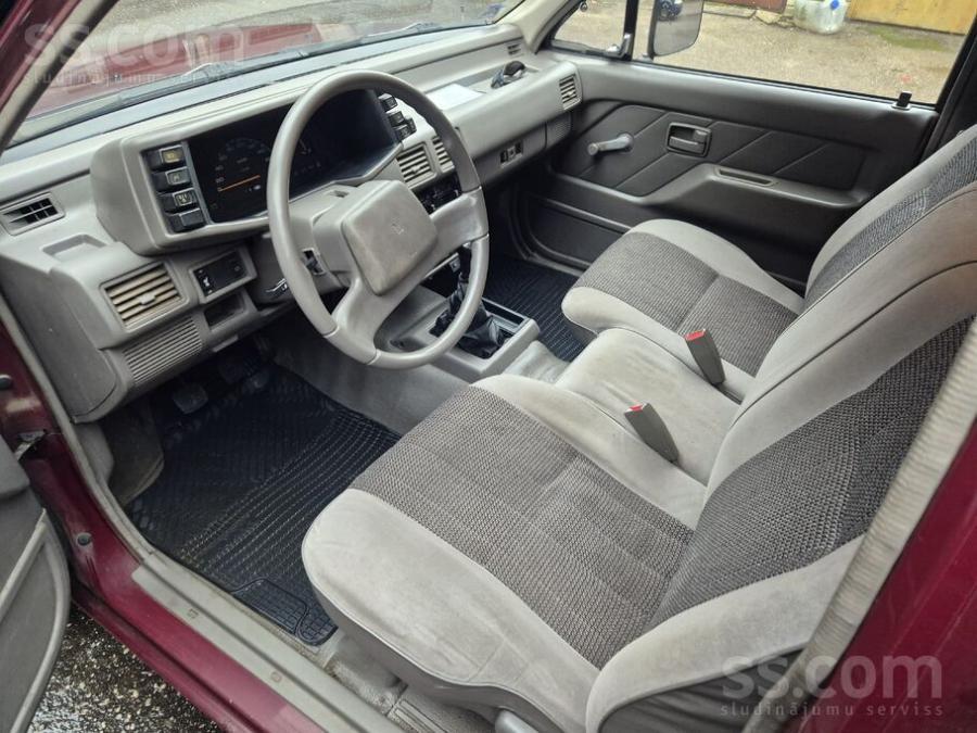 Sarkans Opel Campo 1990 Rīga, ar dzinēja tilpumu 2.30 L un nobraukumu 215 tūkst. km par 2000 €, foto 9 vietnē AUTOMOTO.COM.LV