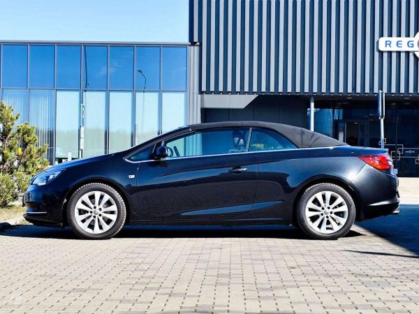 Black Opel Cascada 2015 in Siauliai, with an engine capacity of 1.40 L and mileage of 137 thousand km for 7999 €, photo 4 on AUTOMOTO.COM.LV