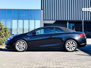 Black Opel Cascada 2015 in Siauliai, with an engine capacity of 1.40 L and mileage of 137 thousand km for 7999 €, photo 5 on AUTOMOTO.COM.LV