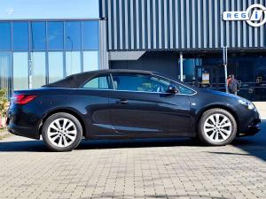 Black Opel Cascada 2015 in Siauliai, with an engine capacity of 1.40 L and mileage of 137 thousand km for 7999 €, photo 10 on AUTOMOTO.COM.LV
