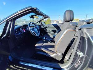 Black Opel Cascada 2015 in Siauliai, with an engine capacity of 1.40 L and mileage of 137 thousand km for 7999 €, photo 15 on AUTOMOTO.COM.LV