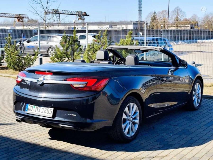 Black Opel Cascada 2015 in Siauliai, with an engine capacity of 1.40 L and mileage of 137 thousand km for 7999 €, photo 20 on AUTOMOTO.COM.LV