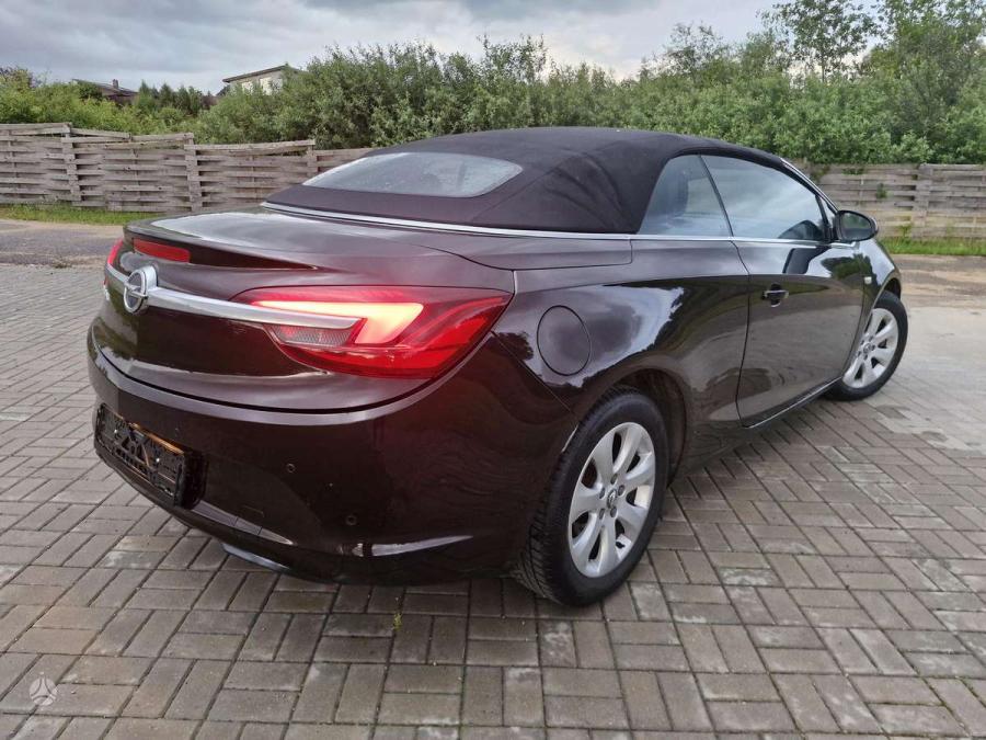 Brown Opel Cascada 2014 in Vilnius, with an engine capacity of 1.36 L and mileage of 145 thousand km for 5950 €, photo 6 on AUTOMOTO.COM.LV