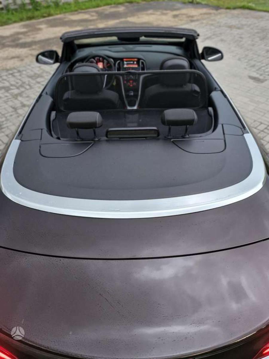 Brown Opel Cascada 2014 in Vilnius, with an engine capacity of 1.36 L and mileage of 145 thousand km for 5950 €, photo 11 on AUTOMOTO.COM.LV