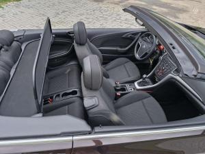 Brown Opel Cascada 2014 in Vilnius, with an engine capacity of 1.36 L and mileage of 145 thousand km for 5950 €, photo 19 on AUTOMOTO.COM.LV