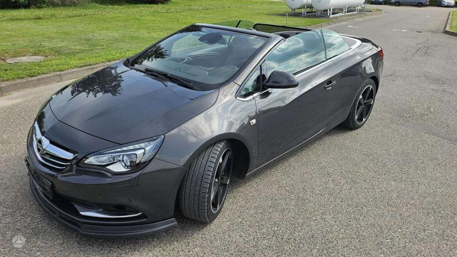Grey Opel Cascada 2014 in Elektrenai, with an engine capacity of 1.36 L and mileage of 120 thousand km for 6900 €, photo 11 on AUTOMOTO.COM.LV