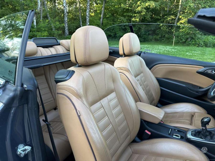 Grey Opel Cascada 2016 in Kaunas, with an engine capacity of 1.60 L and mileage of 220 thousand km for 7750 €, photo 15 on AUTOMOTO.COM.LV