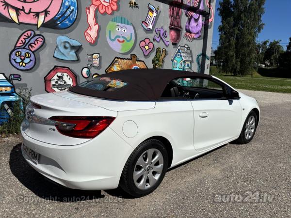 White Opel Cascada 2013 in Tallinn, with an engine capacity of 2.00 L and mileage of 282 thousand km for 7900 €, photo 7 on AUTOMOTO.COM.LV