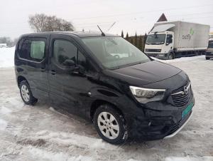 Black Opel Combo 2019 in Jonava, with an engine capacity of 1.50 L and mileage of 105 thousand km for 5700 €, photo 3 on AUTOMOTO.COM.LV