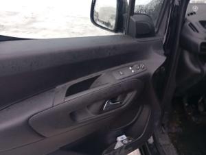 Black Opel Combo 2019 in Jonava, with an engine capacity of 1.50 L and mileage of 105 thousand km for 5700 €, photo 8 on AUTOMOTO.COM.LV