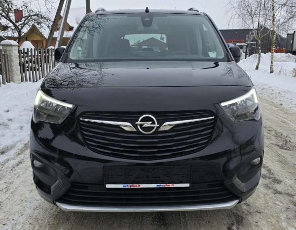Black Opel Combo 2019 in Kaunas, with an engine capacity of 1.50 L and mileage of 240 thousand km for 9350 €, photo 2 on AUTOMOTO.COM.LV