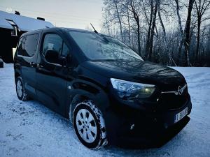 Melns Opel Combo 2019 Kauņa, ar dzinēja tilpumu 1.50 L un nobraukumu 190 tūkst. km par 8750 €, foto  vietnē AUTOMOTO.COM.LV