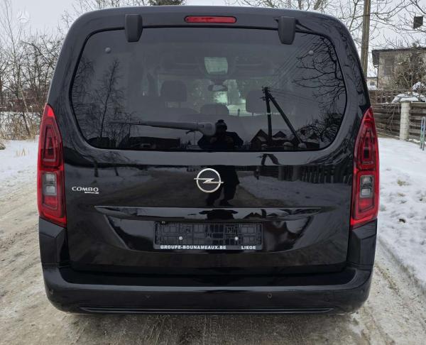 Black Opel Combo 2019 in Kaunas, with an engine capacity of 1.50 L and mileage of 240 thousand km for 8990 €, photo 5 on AUTOMOTO.COM.LV