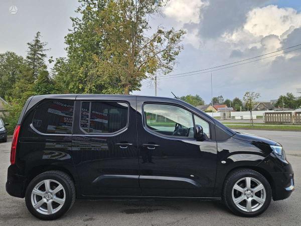 Melns Opel Combo 2019 Šauļi, ar dzinēja tilpumu 1.20 L un nobraukumu 176 tūkst. km par 8750 €, foto 7 vietnē AUTOMOTO.COM.LV