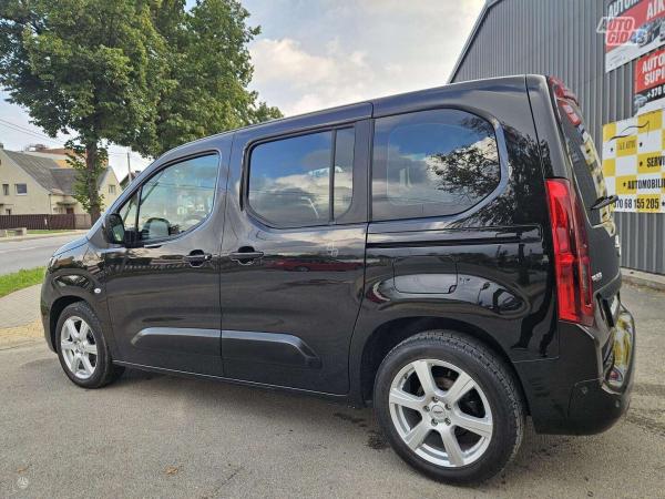 Opel Combo 2019 Šauļi vietnē Melns Opel Combo 2019 Šauļi, ar dzinēja tilpumu 1.20 L un nobraukumu 176 tūkst. km par 8750 €, foto 9 vietnē AUTOMOTO.COM.LV