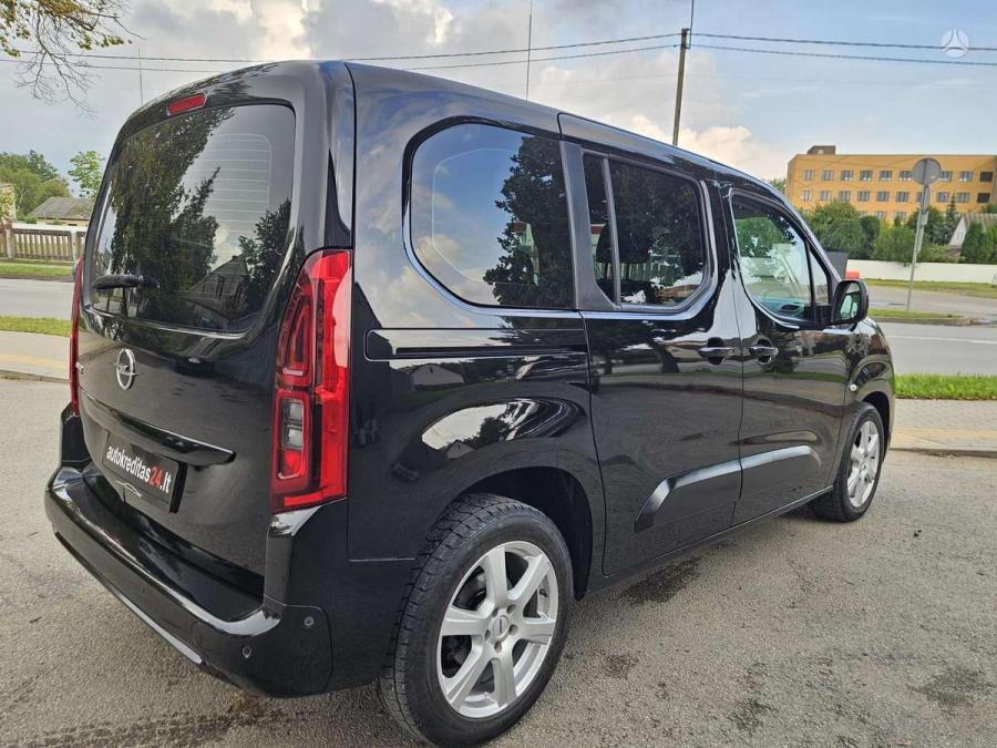 Black Opel Combo 2019 in Siauliai, with an engine capacity of 1.20 L and mileage of 176 thousand km for 8650 €, photo 6 on AUTOMOTO.COM.LV