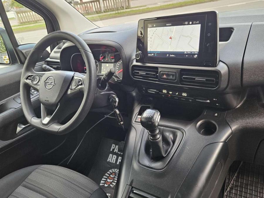 Black Opel Combo 2019 in Siauliai, with an engine capacity of 1.20 L and mileage of 176 thousand km for 8650 €, photo 17 on AUTOMOTO.COM.LV