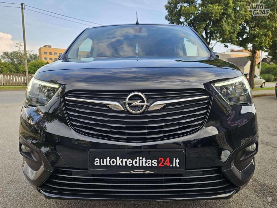 Black Opel Combo 2019 in Siauliai, with an engine capacity of 1.20 L and mileage of 176 thousand km for 8450 €, photo 3 on AUTOMOTO.COM.LV