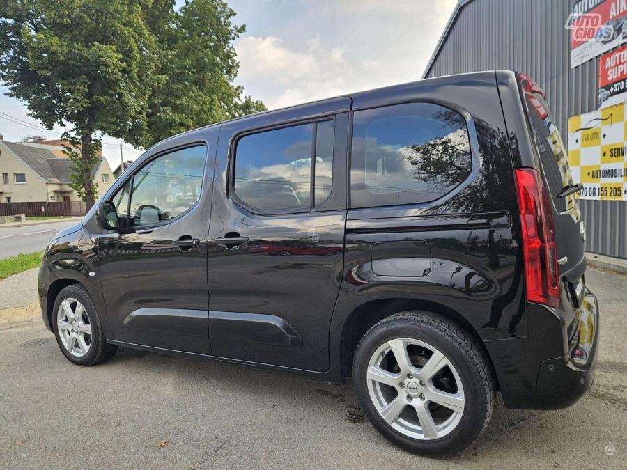 Black Opel Combo 2019 in Siauliai, with an engine capacity of 1.20 L and mileage of 176 thousand km for 8450 €, photo 9 on AUTOMOTO.COM.LV